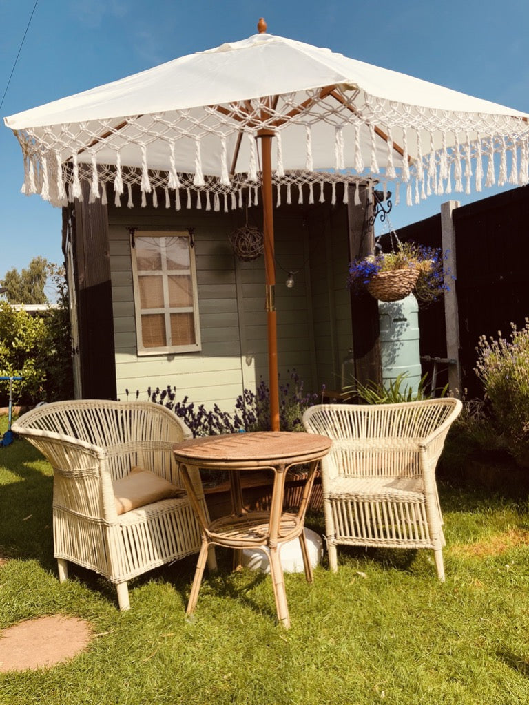 Macrame fringe parasol | Prop hire Essex | Seating packages – Rock the Day
